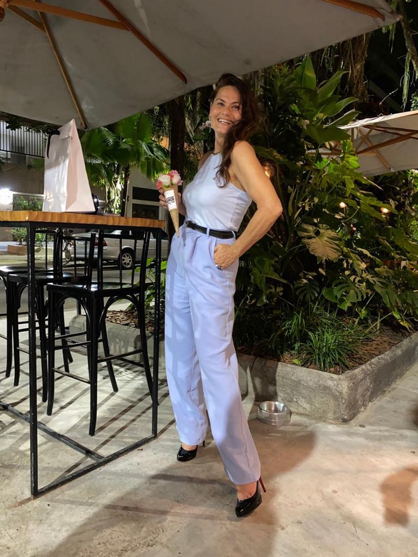 Revista Portfolio | Magda Cotrofe em comemoração tripla de aniversário